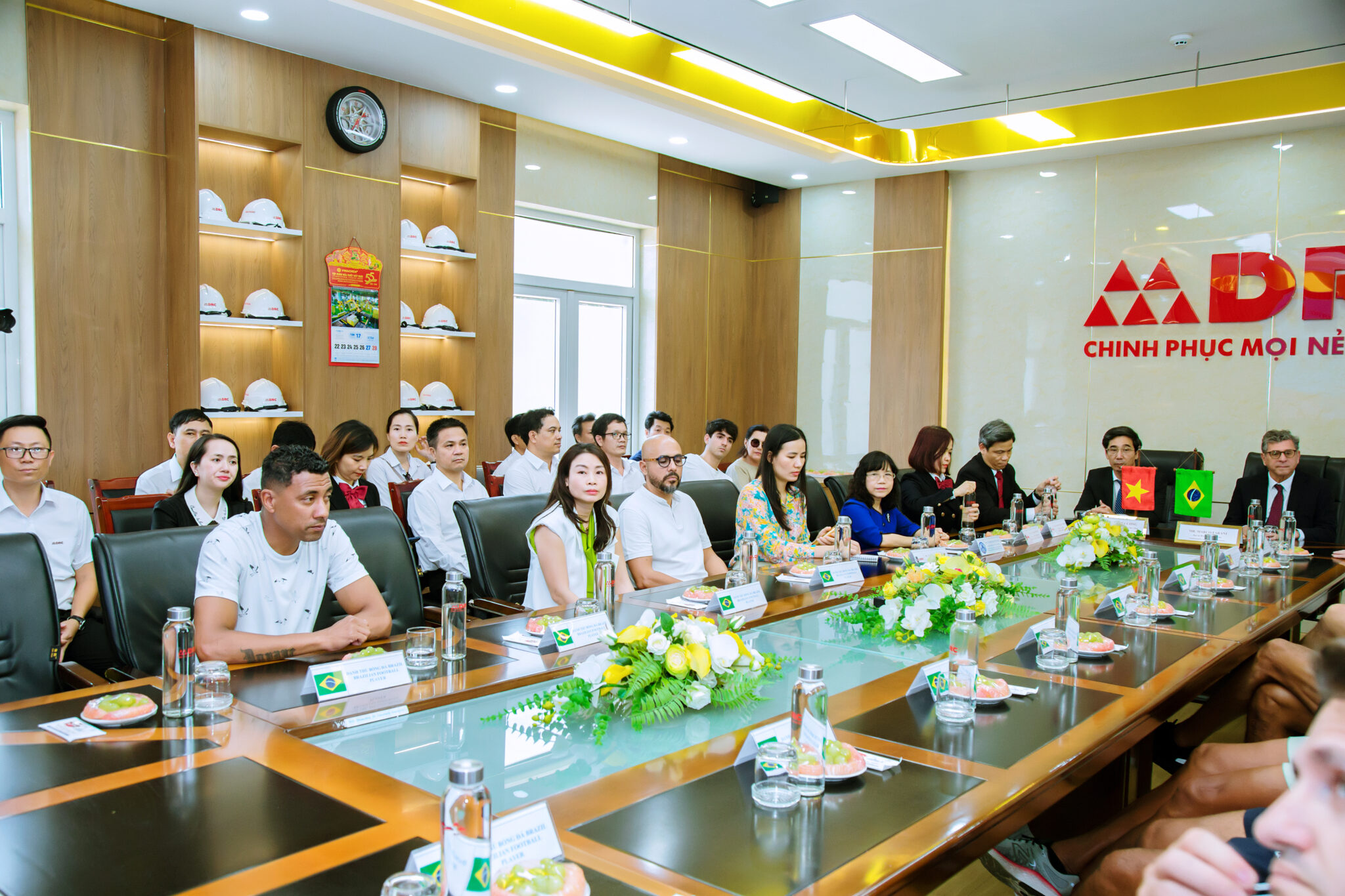 DRC ký kết hợp đồng xuất khẩu lốp ô tô DRC vào thị trường Brazil, Mỹ ...