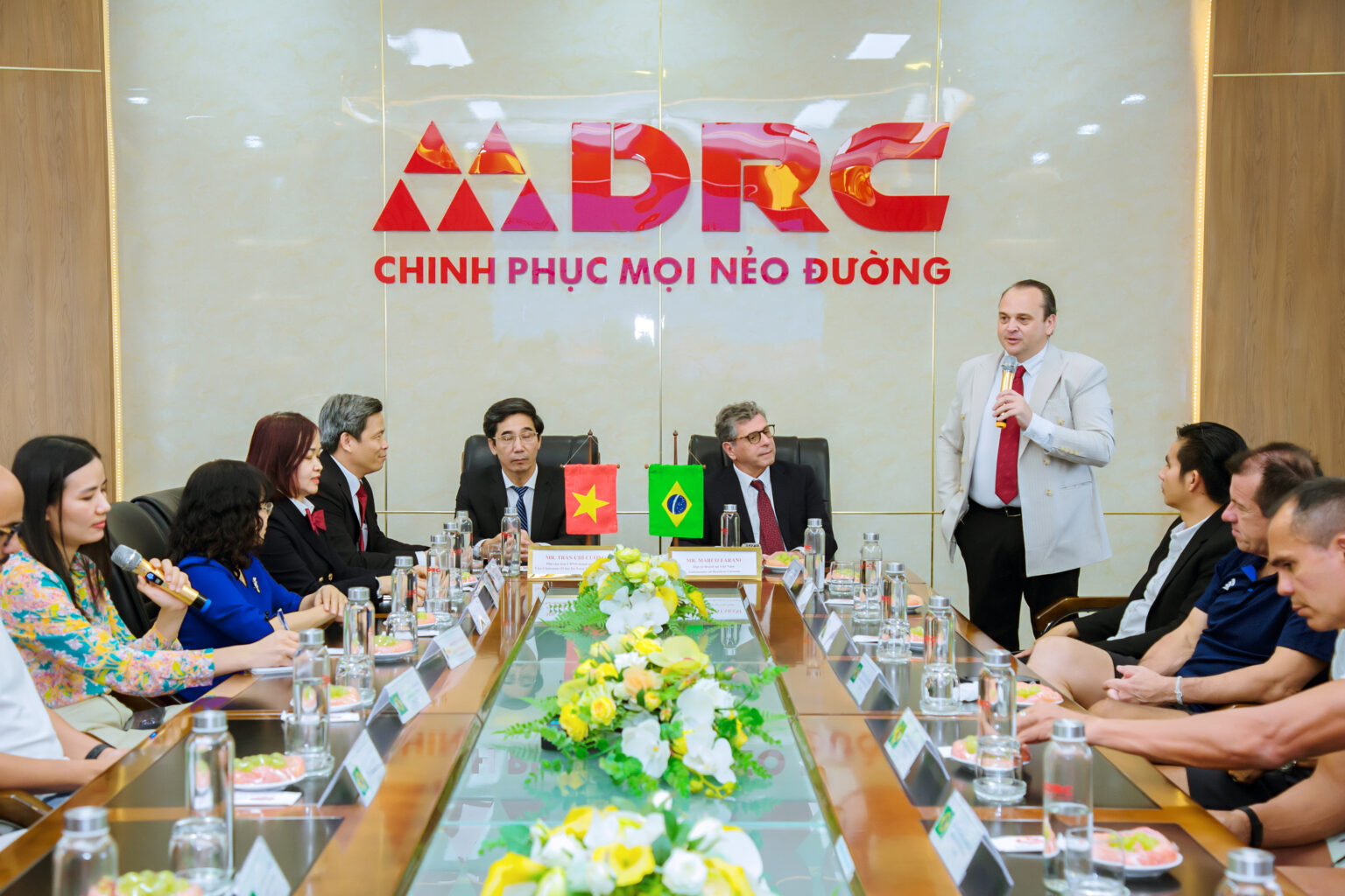 DRC ký kết hợp đồng xuất khẩu lốp ô tô DRC vào thị trường Brazil, Mỹ ...